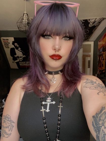 Best Hot Gothic_princess OnlyFans Accounts | FansMetrics.com