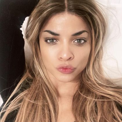 Best Hot Zoe Love OnlyFans Accounts | FansMetrics.com