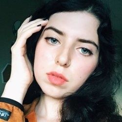 aprilstone OnlyFans Profile, Free Trial, Photos, Social Media ...