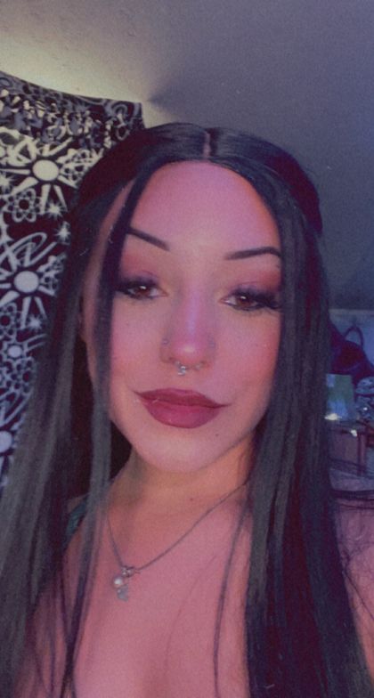 Best Hot Loraveee OnlyFans Accounts | FansMetrics.com