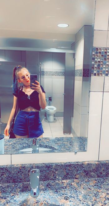 lizzyboo11 OnlyFans - Free Trial - Photos - Socials | FansMetrics.com