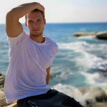 lovelyjohnxxx OnlyFans - Free Trial - Photos - Socials | FansMetrics.com