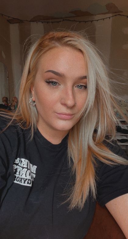 Best Hot Alyssaaa_ OnlyFans Accounts | FansMetrics.com