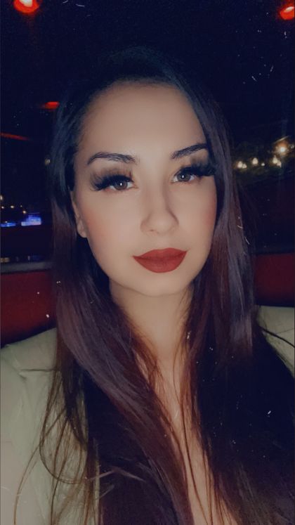 Best Hot Asiska OnlyFans Accounts | FansMetrics.com