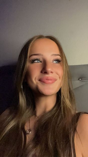 riley_xo129 OnlyFans - Free Trial - Photos - Socials | FansMetrics.com