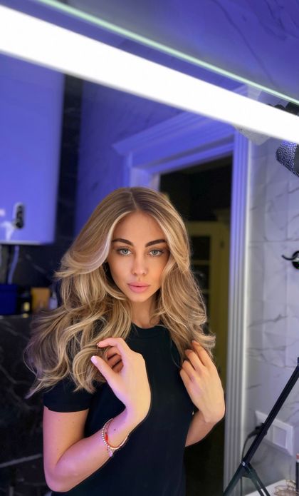 Best Lovely Moon OnlyFans Accounts | FansMetrics.com