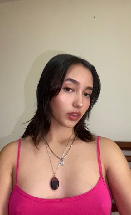 Best Hot Little Luna Love OnlyFans Accounts | FansMetrics.com