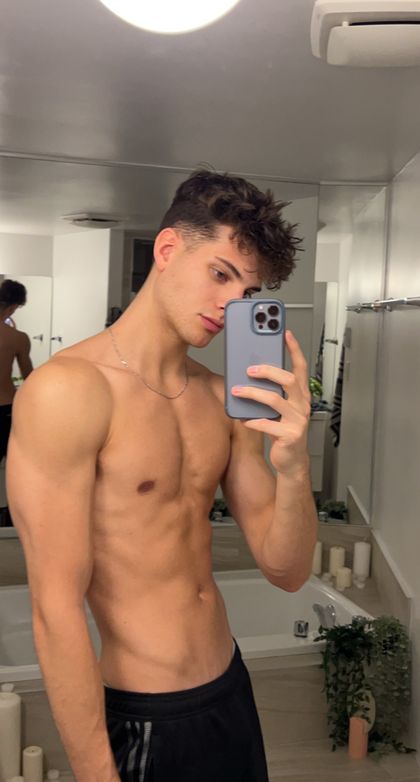 Best Ethan_n OnlyFans Accounts | FansMetrics.com