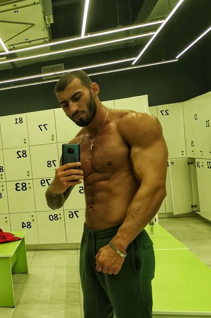 Best Dan Muscle OnlyFans Accounts | FansMetrics.com