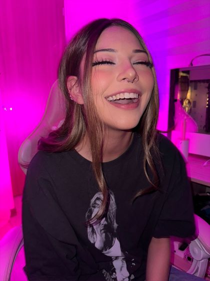 Best Hot Ashleyboobs OnlyFans Accounts | FansMetrics.com